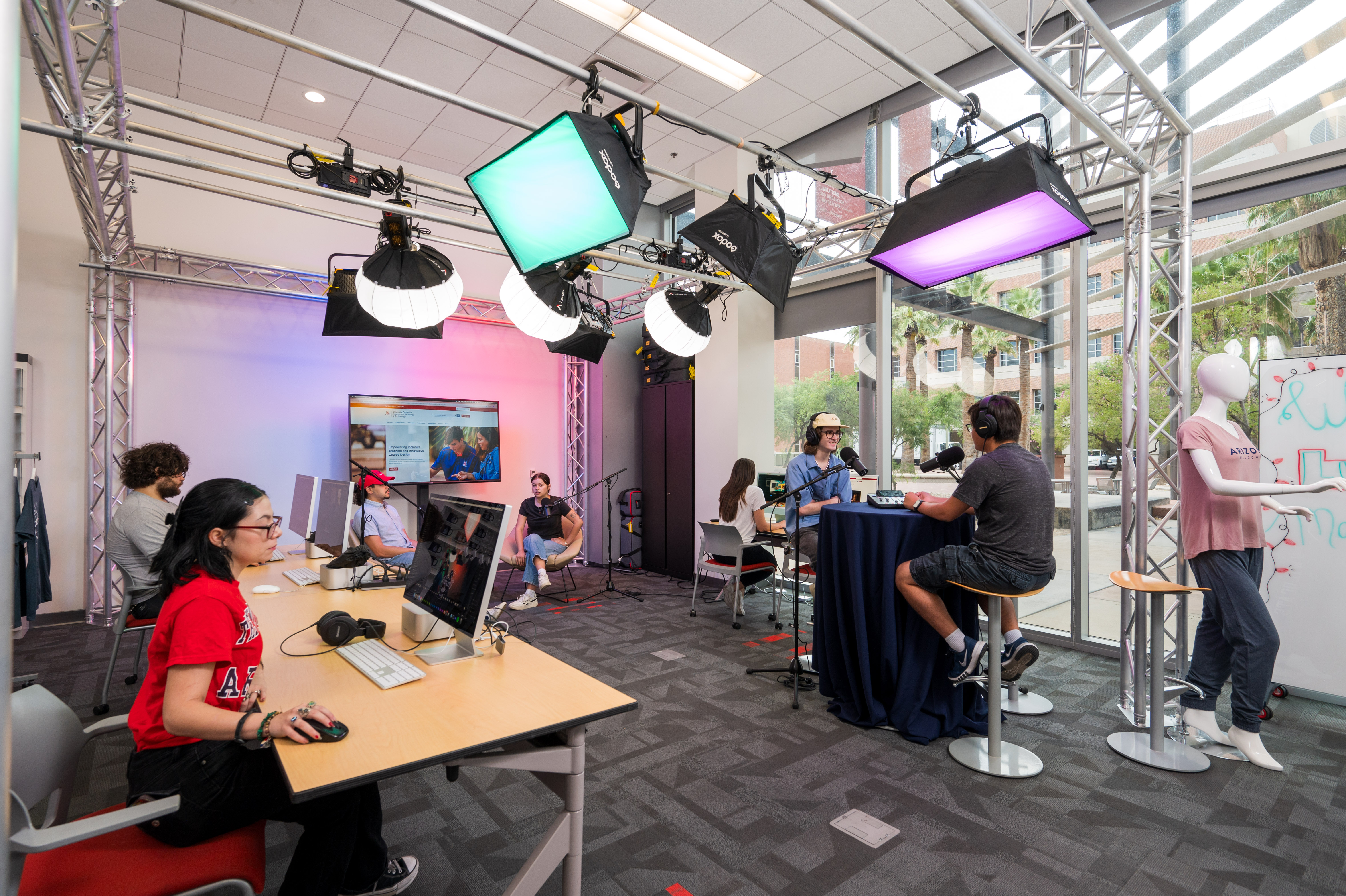 Lundgren Consumer Science Lab launches at the Terry J. Lundgren Center ...